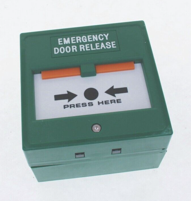 CP22 - DOUBLE POLE RESETTABLE GREEN BREAK GLASS UNIT – binneywood